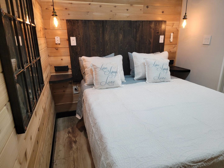 Luxury Craftsmen Tiny House - Davenport