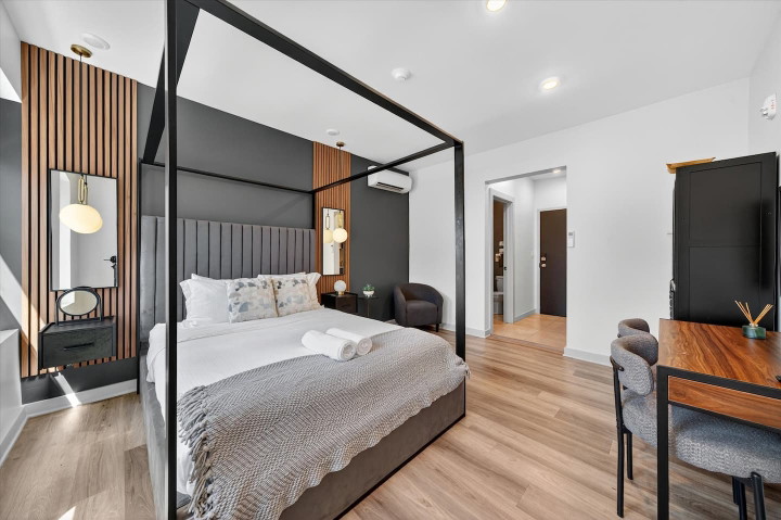 The Columbus Hotel | Four-poster Suite | 52-203 - Middletown, NY