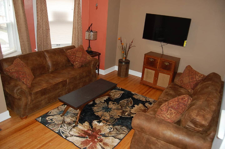 Day Street Suites #2 Decorah, Ia - Decorah, IA