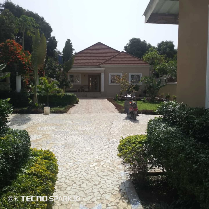 Spacious Bungalow In Bijilo - Gambia