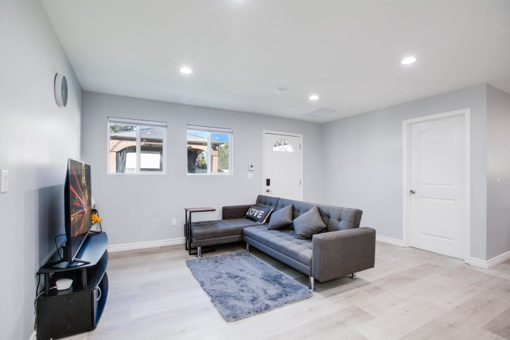 A Brand New 2br Home With Backyard Lounge - Arcadia