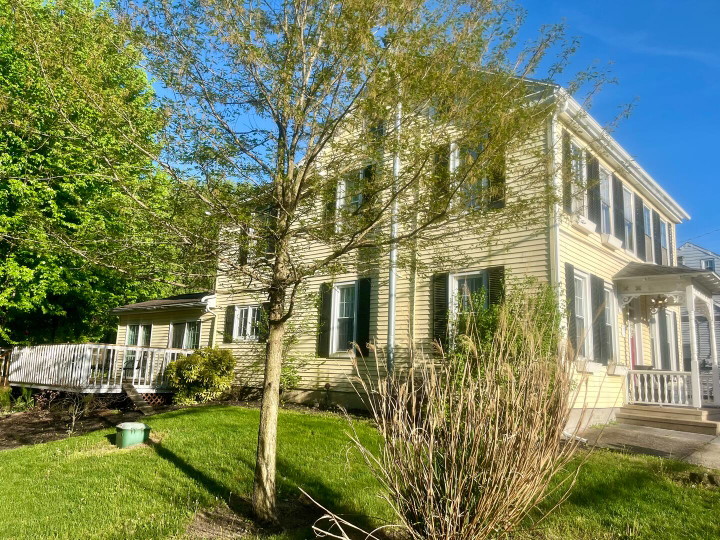 Entire Historic Home With So Much Space! Huge Family Room & Playroom For Kids! - ペンシルベニア州
