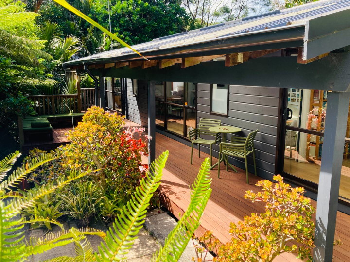 Tranquil Rocky Bay Retreat - Waiheke Island