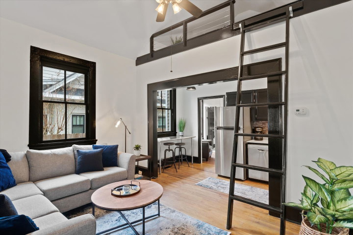 Modern Industrial Loft  Walkable Downtown Raleigh - Raleigh, NC
