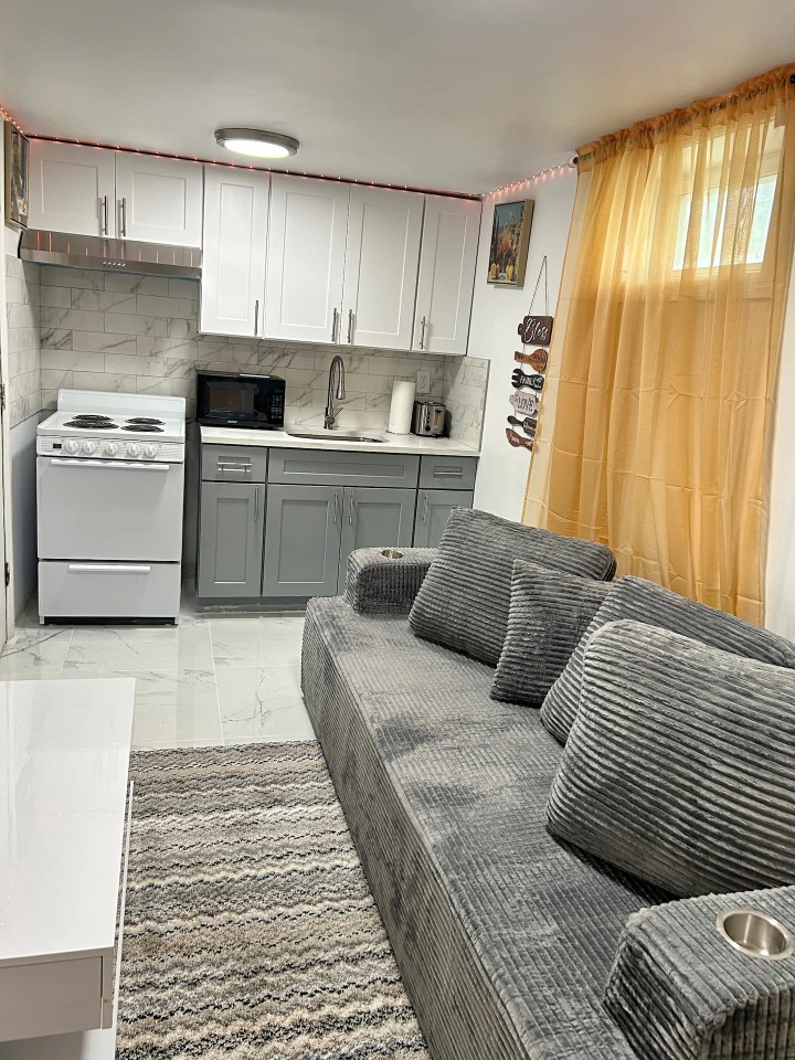 Chic Apartment Perfect For Getaways - Oceanside, NY