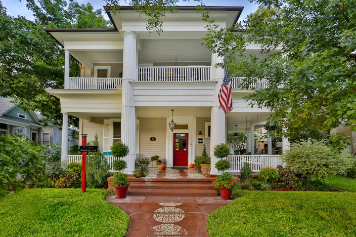 Londonderry Suite Ocasey's Boutique Inn - San Antonio, TX