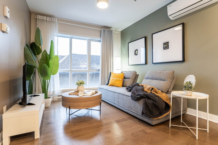 Luminous Airy Scenic 2br W/gym, Parking,dt&airport - Montreal