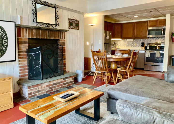 Lilbear- Shuttle, Fireplace, Pool, Hot Tub - Killington, VT