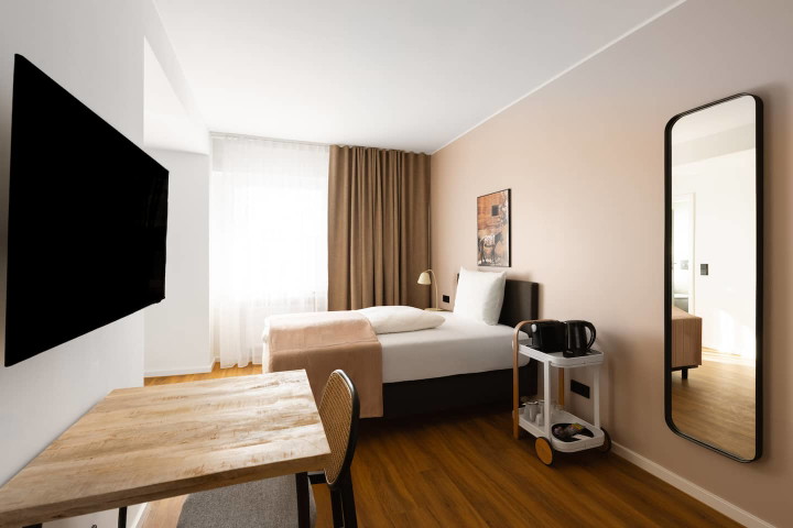 Limehome Düsseldorf Kö | Comfort Single Room - Düsseldorf