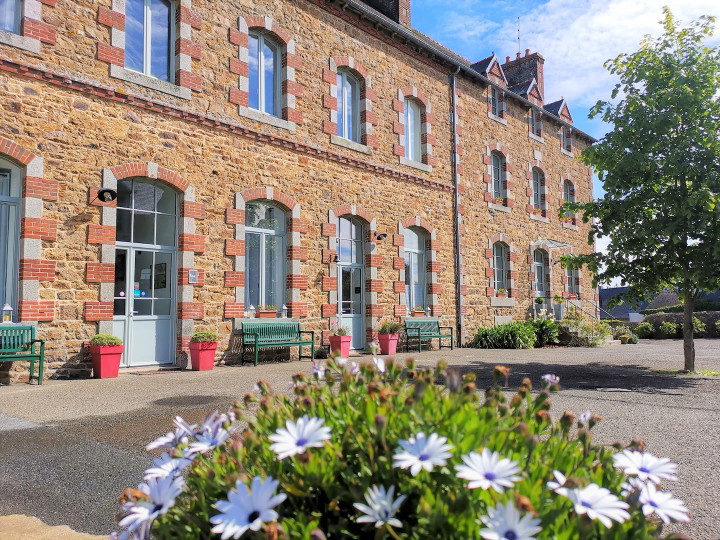 Le Charme D'une éCole Pour 19 Personnes (Piscine) - Côtes-d'Armor
