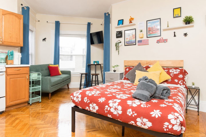 1 Free Parking Spot - Small & Cozy Studio - Clean - Newton, MA