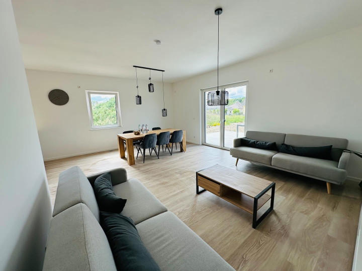 Modern Living On The Outskirts Of Berlin With A Wallbox - Berlin