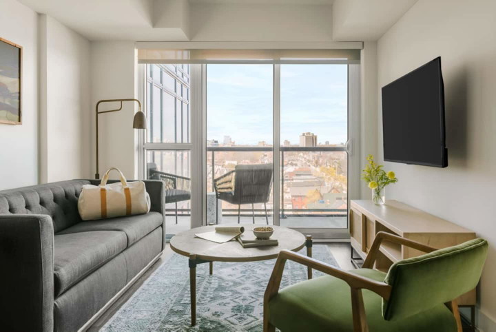 Superior 1 Bed Apt, 1 Queen, Sofa Bed, Balcony - Toronto
