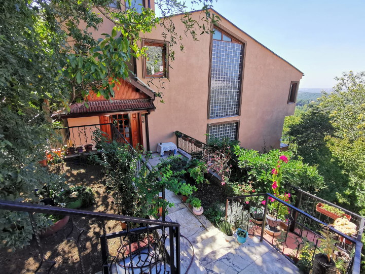 Villainn
8+2 Odalı Doğanın Içinde Villa - Bursa Ili