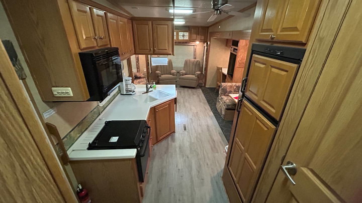 Platte-camper In Woods W/firepit & Hot Tub Access - Michigan