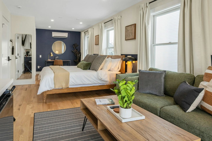 Stylish King Studio Minutes To Train U3 - Stamford, CT