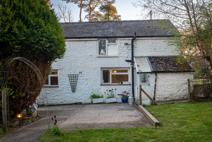 Ty Aderyn, Hirwaun, Brecon Beacons, Sleeps 10 - Merthyr Tydfil