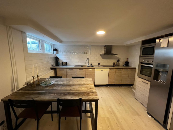 Trevlig 3:a Källarlägenhet I Villa - 隆德