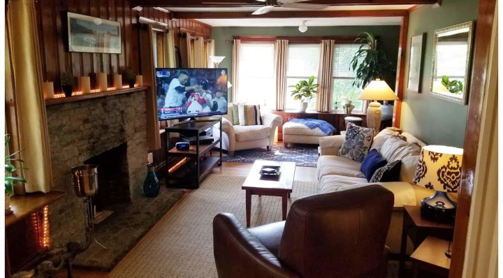 All The Comforts Of Home, Quiet City Neighborhood - Wellesley, MA