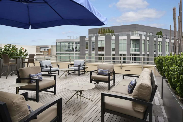 Close To White House + Rooftop Terrace. Pool. Gym. - Washington, D.C.