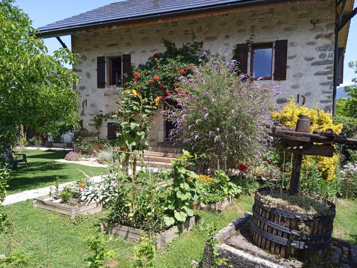 Maison De Famille Avec Beau Jardin - Bonneville
