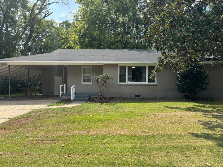 Cozy Near Campus - Tuscaloosa, AL