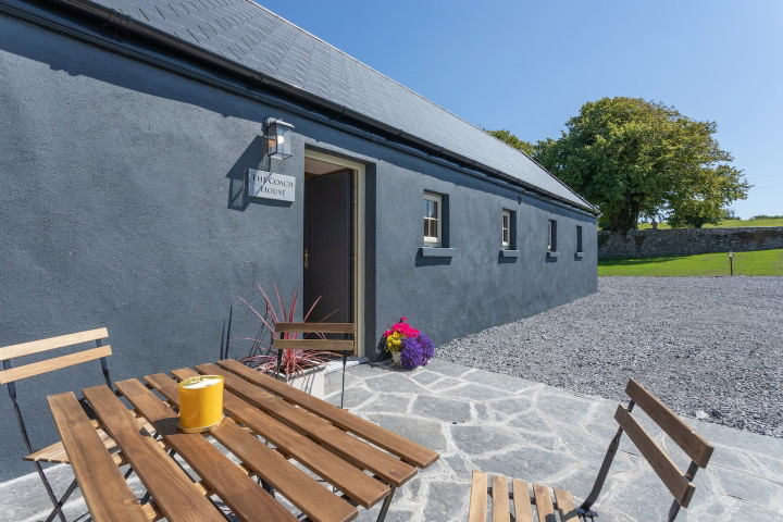 Coach House Cottage On The Shores Of Lough Corrib - Galway