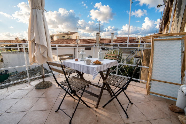 Old Town Terrace Apartment Near Beach & Center - Poreč