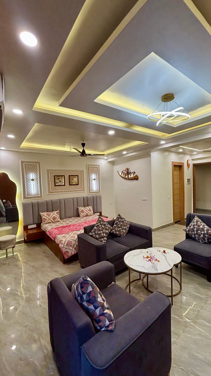 Nivara Luxe | 10-12 Hours A Day | Gaur City Noida - Noida