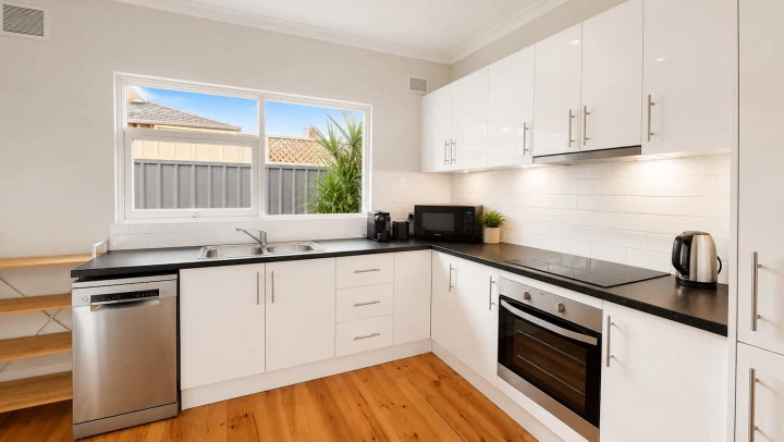 Cosy 2br Apt|full Kitchen & Courtyard Near Glenelg - Glenelg