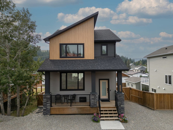 Alpine Retreat I Crewready Mtn Home  4br  Sauna - Blairmore