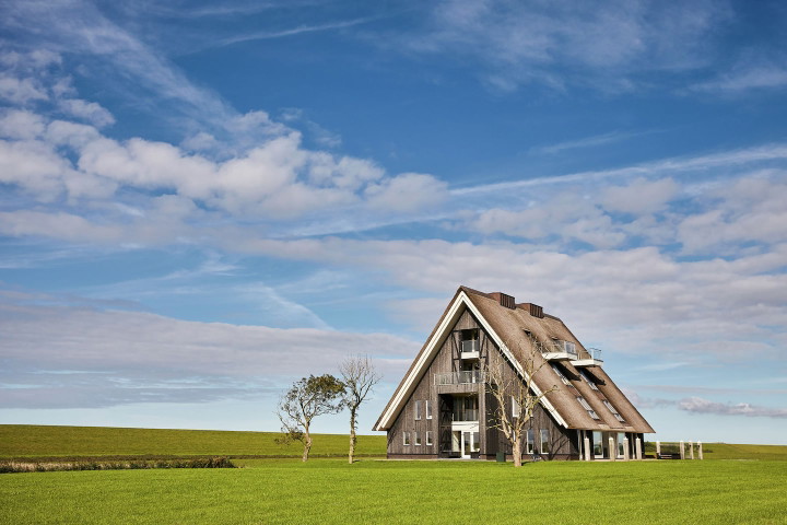 Space To Connect: A Coastal Villa - Ameland