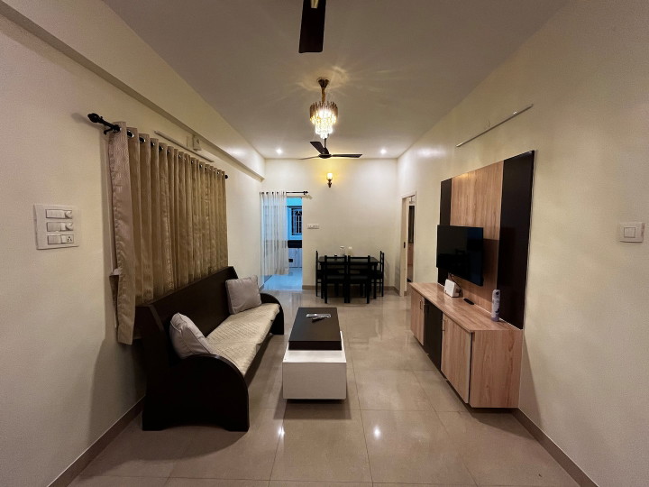Aura Modern 2bhk | Ac  Wi-fi  Kitchen  Parking - Coimbatore