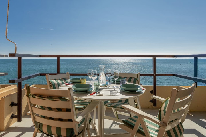 Beachfront With Parking! - Grado