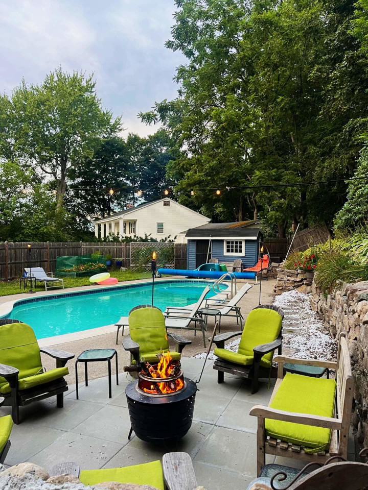 Spacious Pool Home-walk To Gillette- - フォックスボロ, MA