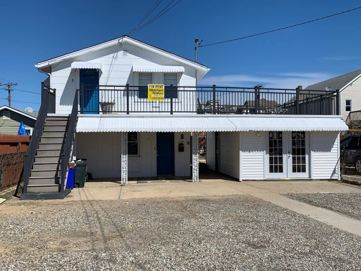 1st Flr, 2 Bed Rm, 2 Blocks To Beach, 4 Beach Pass - Seaside Heights, NJ
