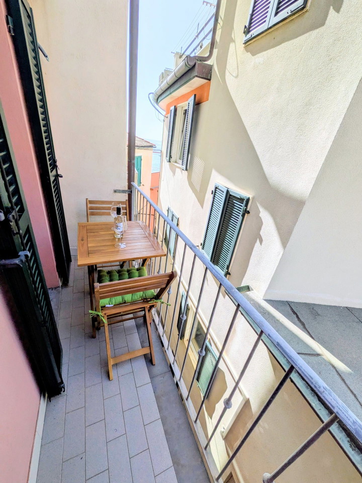 Sunny Gem , Central Cozy Apartment With Balcony - Manarola