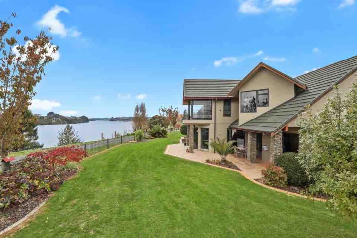 Stunning Lake Views Karapiro - Cambridge