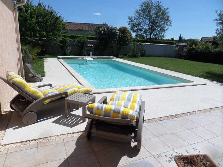 Mazet Indépendant Avec Piscine - Pont-Saint-Esprit