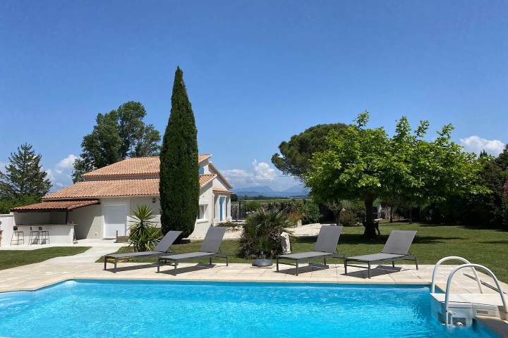 Villa Maya, Piscine Privée, Grand Jardin & Calme - Montélimar