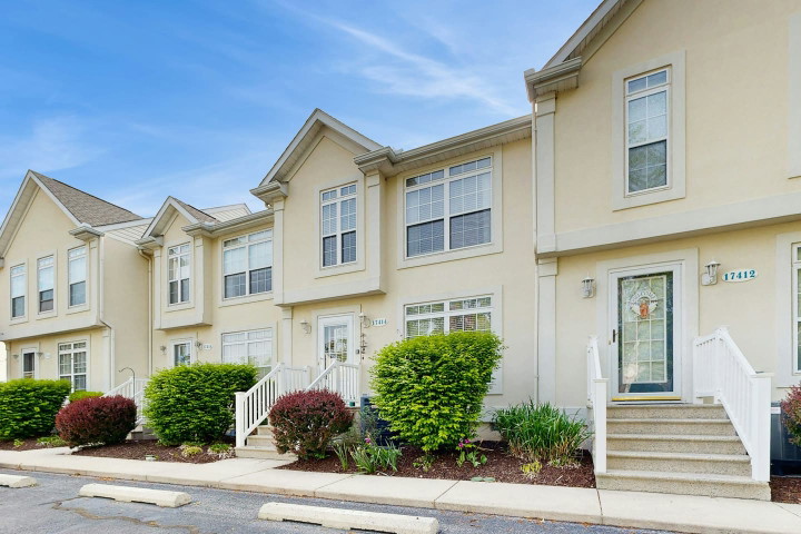 Taramino Large Townhome Shared Pool Washer Dryer - Delaware