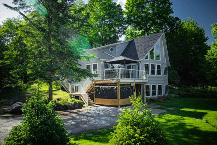 Paradise Palace Waterfront Cottage Hot Tub 7br - Kawartha Lakes