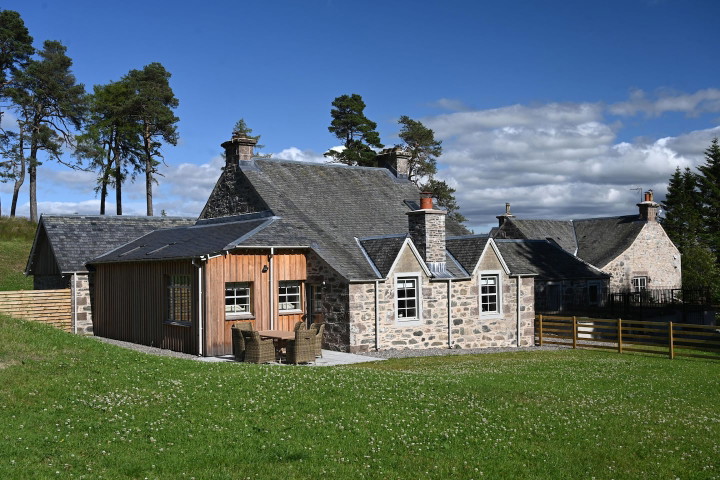 Logiealmond Estate - Coach House - Dunkeld, UK