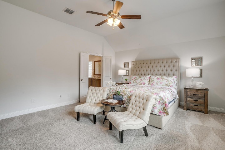 Beautiful | Family Friendly | Fully Stocked - Joshua, TX