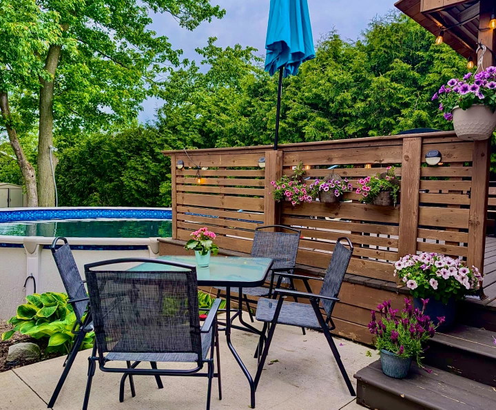 Mars Tiki Home - Pool & Bar - London, ON, Canada