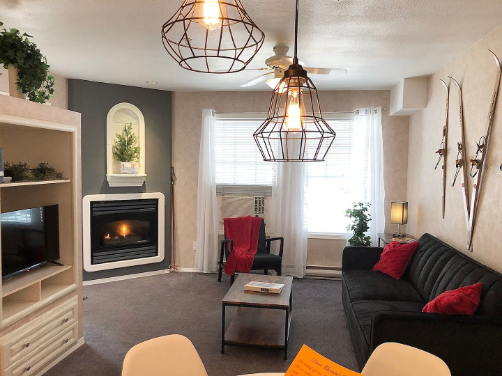 Cozy Mountain Condo Ski Theme Parking Level - Fairmont Hot Springs, BC