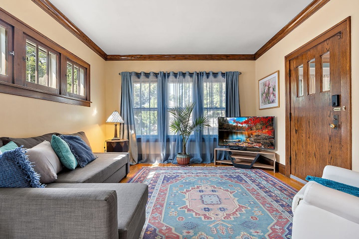 Indoor Comforts & Outdoor Delights - Minnesota