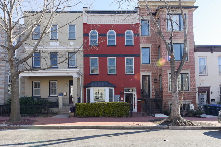 Spacious Grand 2 Bedroom/2 Bath Near Trendy U St. - Washington, DC
