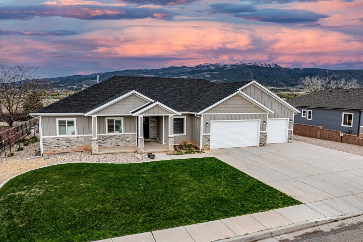 Spacious Suite: Basement Apartment - Utah