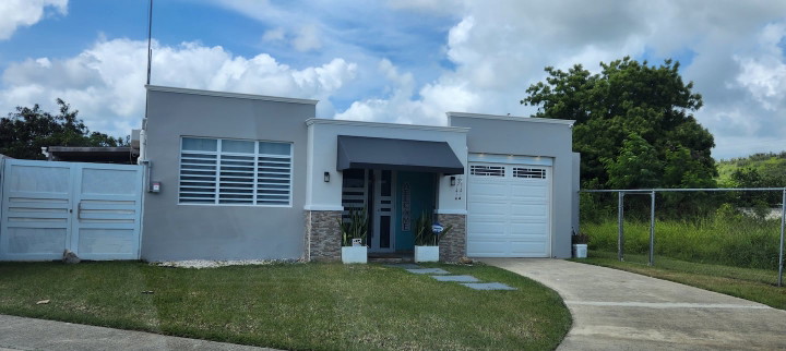 Trinitarias House Pool/karaoke/bar/wifi - Puerto Rico